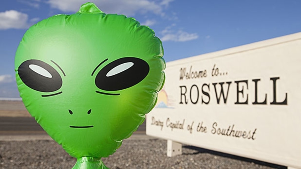 Riding the Alien Highway: A UFO-Spotting Road Trip - Men's Journal
