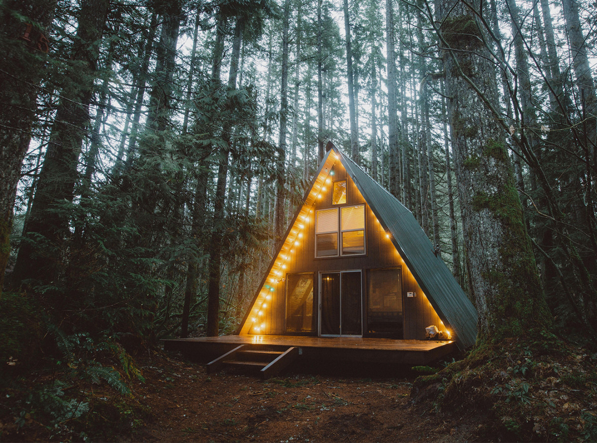 Autumn Travel: The Best Airbnbs for Viewing Fall Foliage