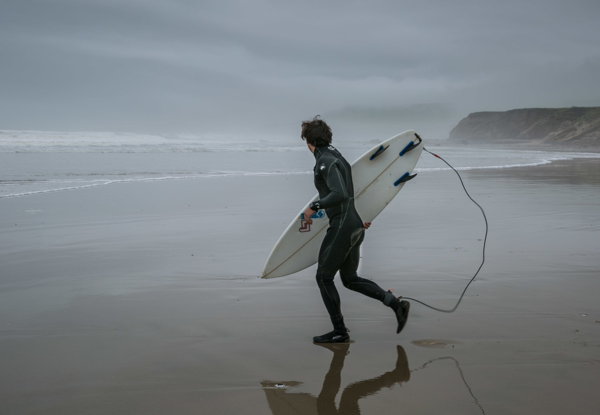 7 Winter Surfing Tips to Keep You From Freezing to Death