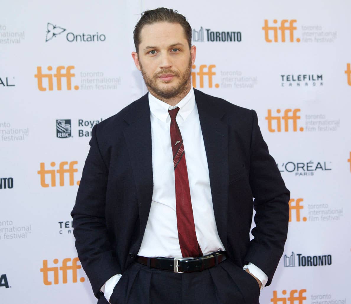 Celebrities With Sloping Shoulders 60 Photos - Moonagedaydream.film