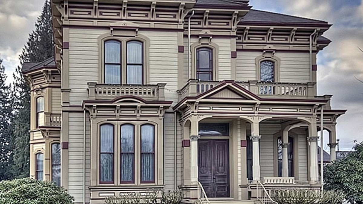 10 Weirdest Historical Mansions You can Visit - Men's Journal