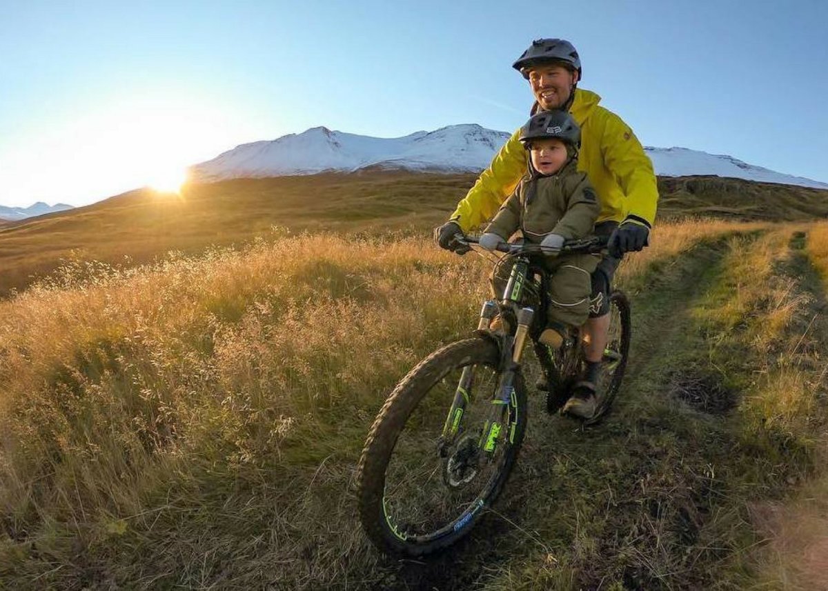 This Kids Bike Seat Is a Total Game Changer | Men's Journal - Men's Journal