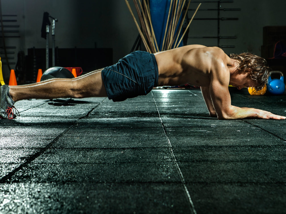 21 Best Bodyweight Exercises to Burn Fat and Build Muscle - Men's Journal