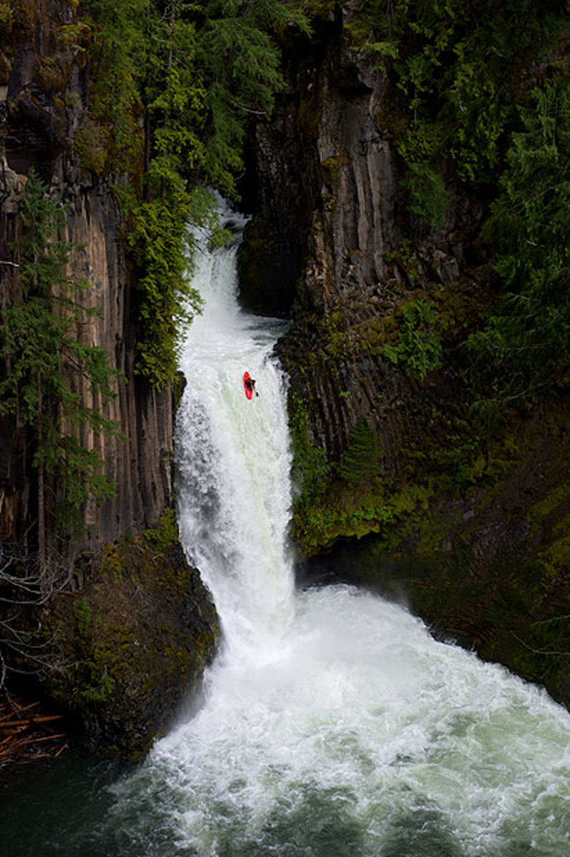 Korbulic Nails Toketee Falls' First Descent
