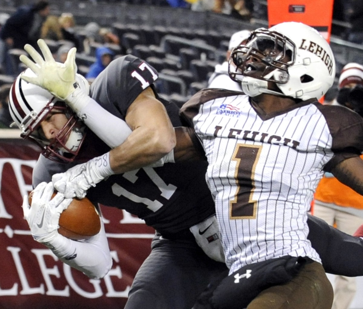 18 Best College Football Rivalries of All Time | Men's Journal