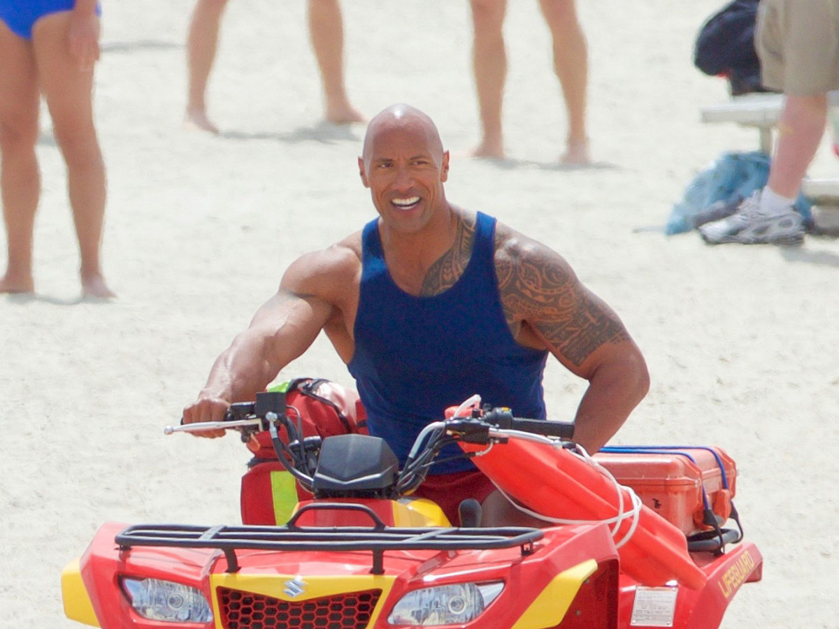 Dwayne ‘The Rock’ Johnson Shares Sneak Peek from Upcoming Baywatch Film ...