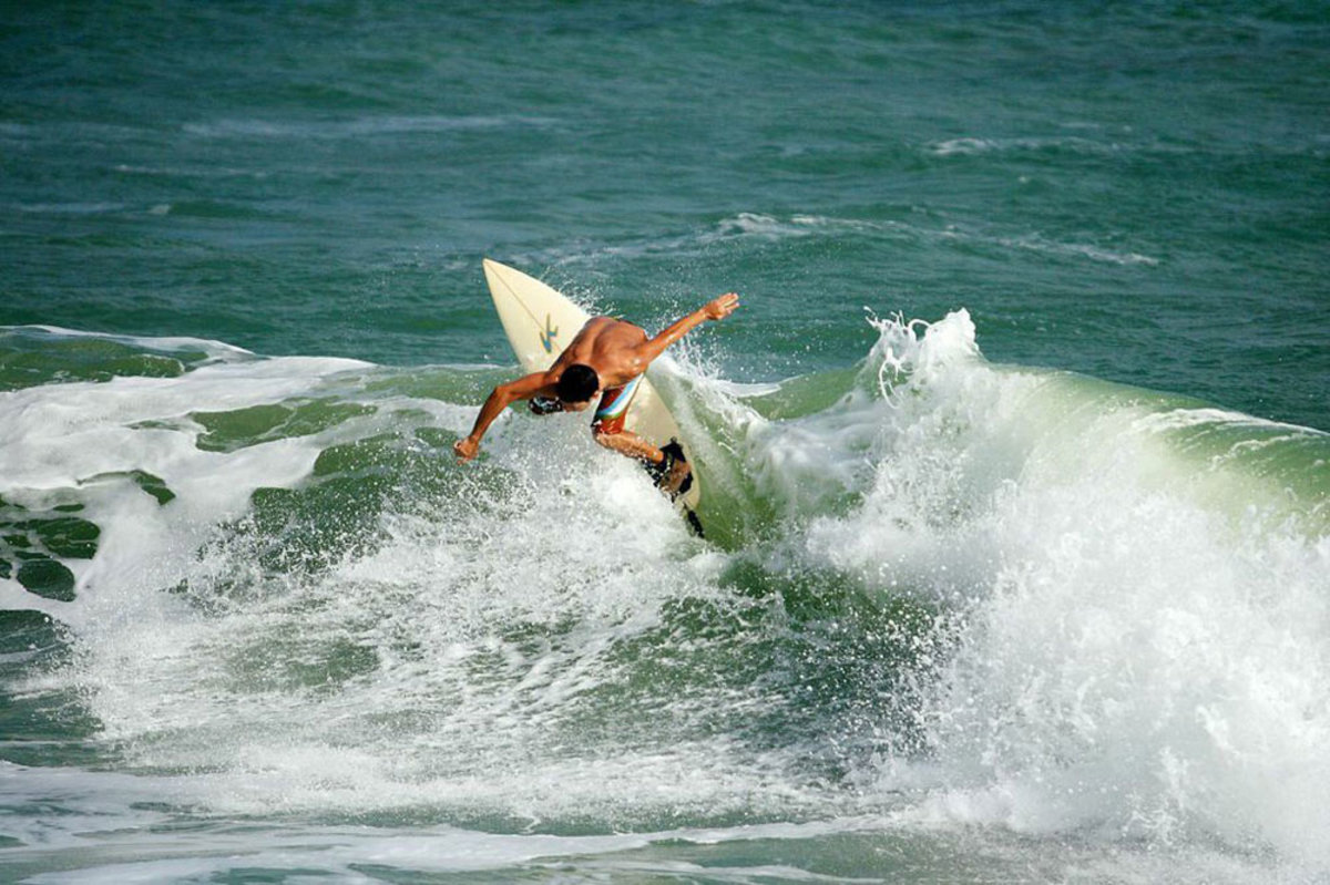 6 bucket list surf spots in Ecuador