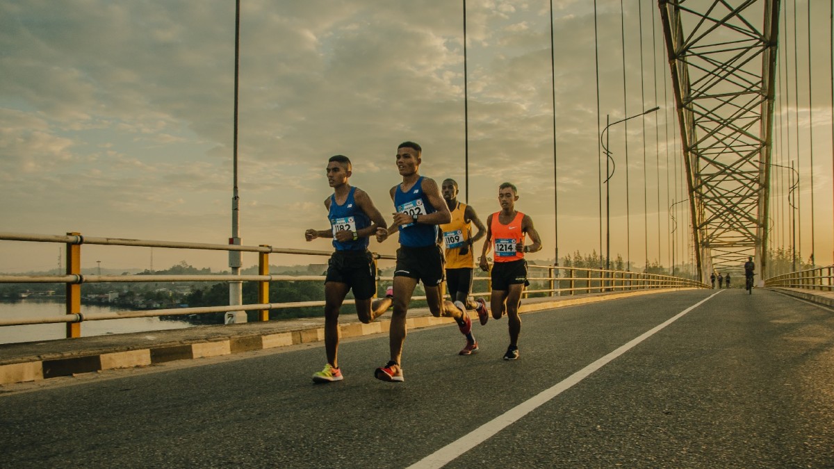 Best Running Gear to Train for Your First Marathon | Men’s Journal