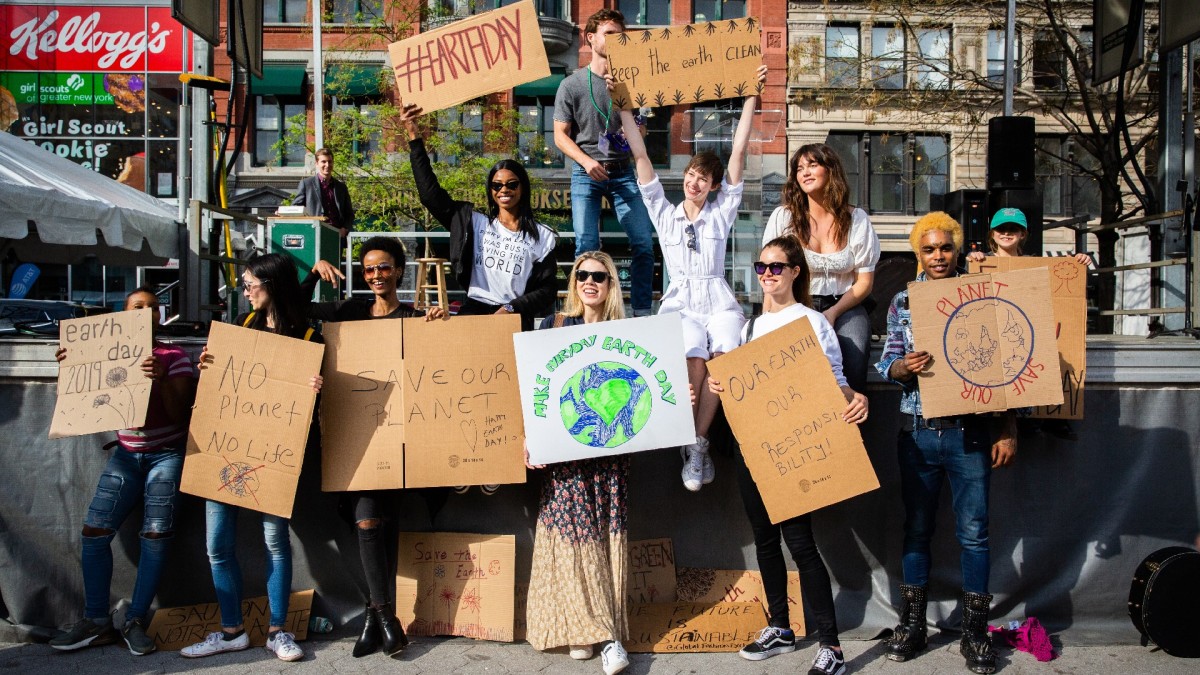 Best Earth Day Events: Parties, Parades, and More | Men’s Journal