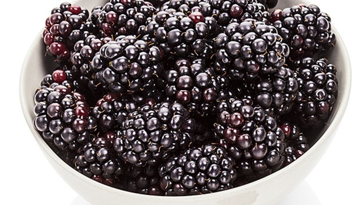 Eat Berries, Lessen Risk of Erectile Dysfunction - Men's Journal