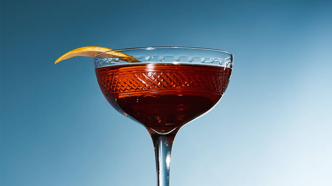 Recipe: How to Make a Tailspin Cocktail, an Updated Classic