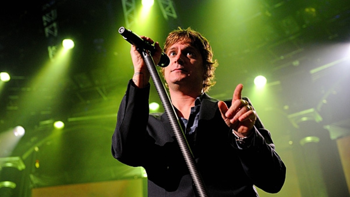 10 Frequent-Flyer-Approved Ways to Beat Jet Lag - Men's Journal