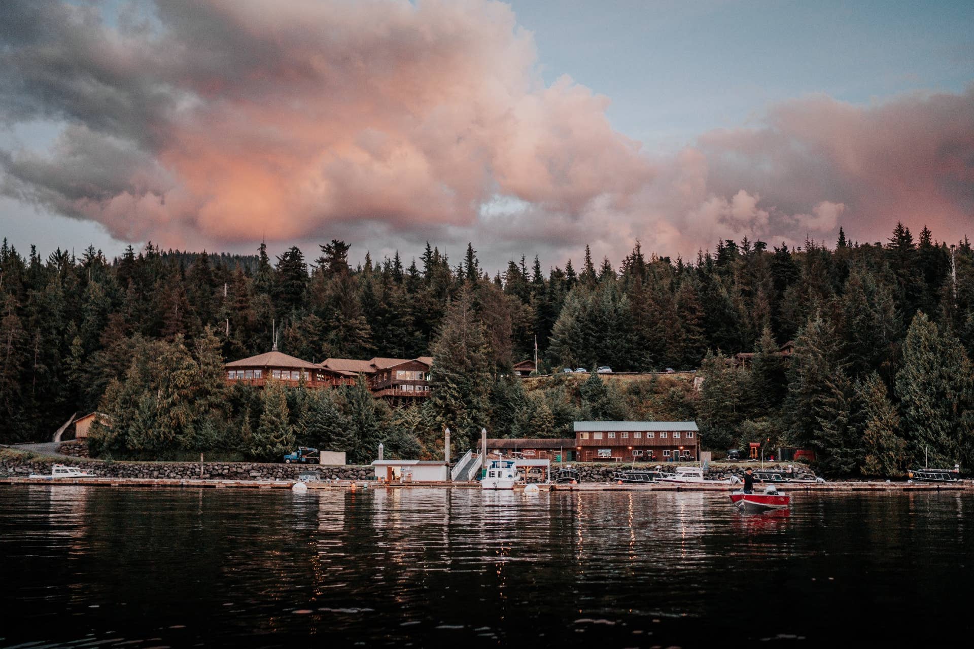 Find Your Next Great Getaway at Salmon Falls Resort in Alaska