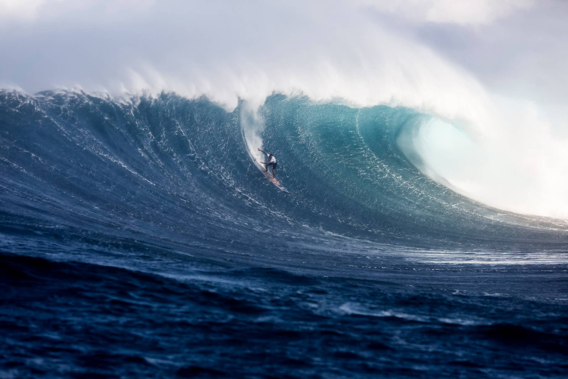 Maui Surfer Billy Kemper Takes Home His Fourth Win at Jaws