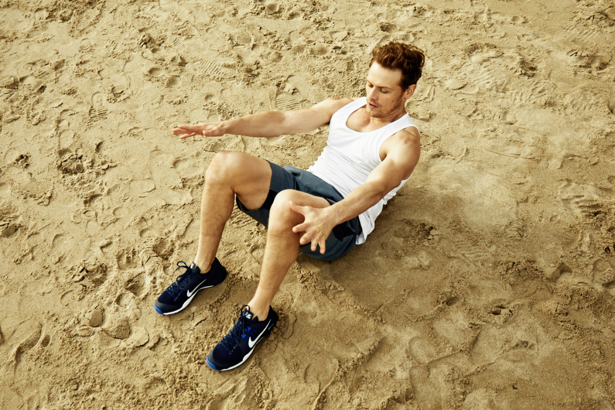'Outlander' Star Sam Heughan's Bodyweight Workout