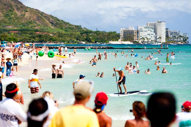 Why Honolulu is the Perfect Spot to Try Standup Paddling