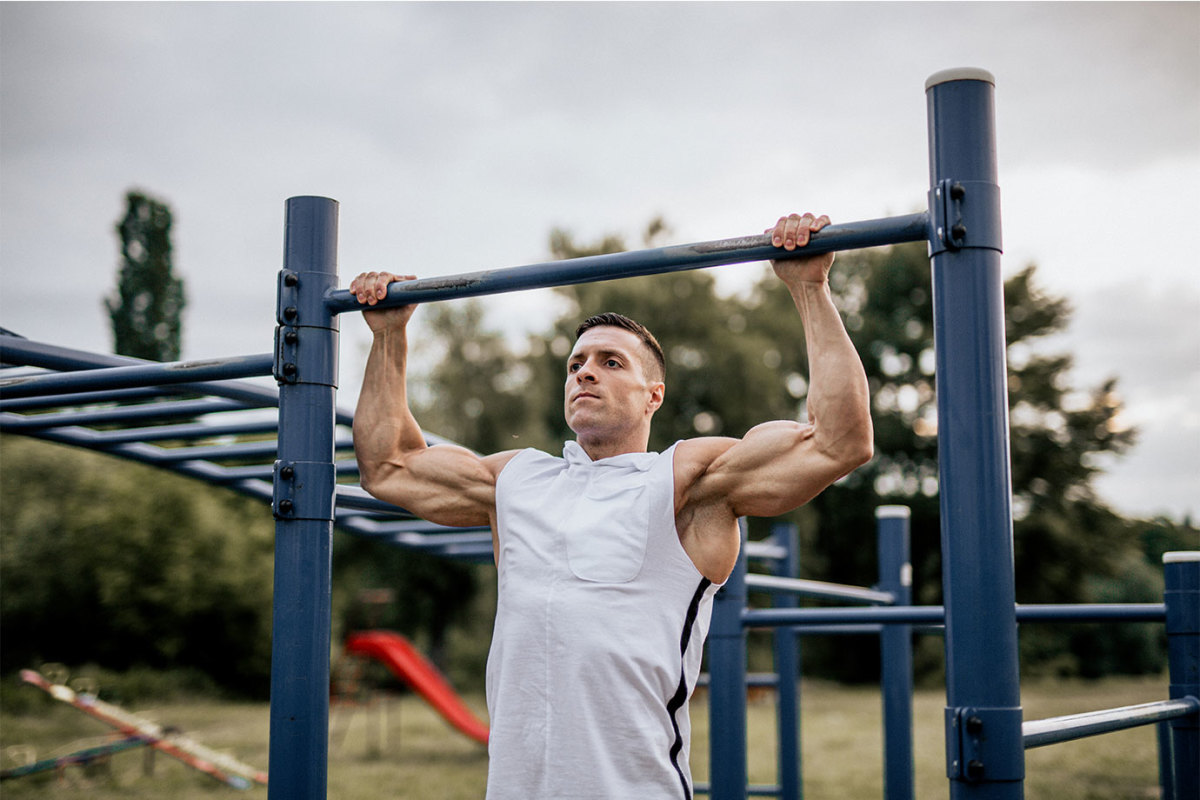 The Best Bodyweight Biceps Exercises For Getting Jacked Outside The Gym