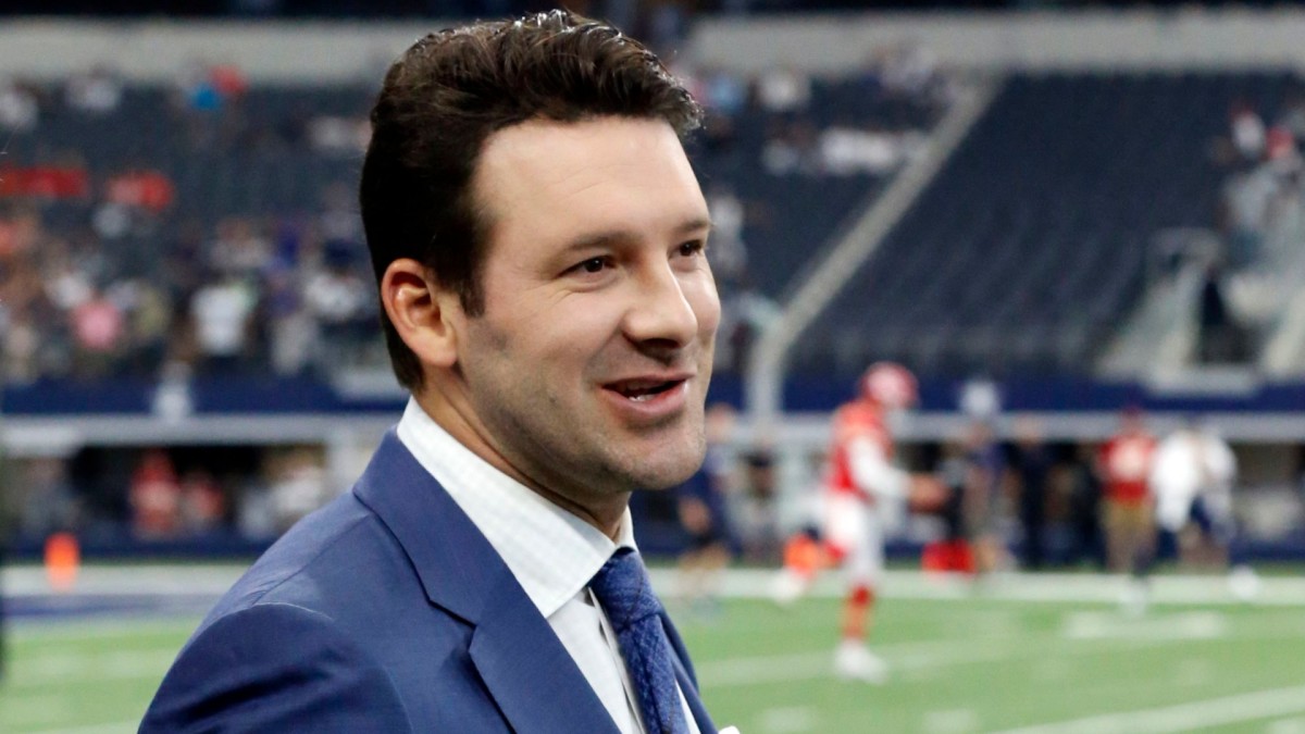 How Tony Romo Is Staying Healthy and Fit in His 40s | Men's Journal