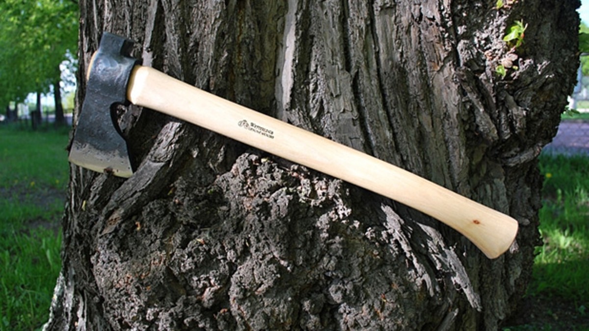 The 6 Best Axes for Splitting Wood | Men's Journal