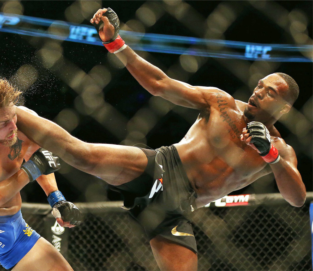 Jon Jones Prepares for UFC 172