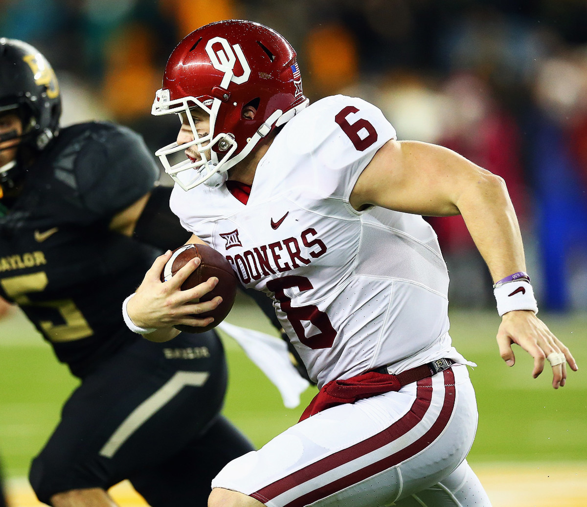 The Fittest College Football Players of 2016