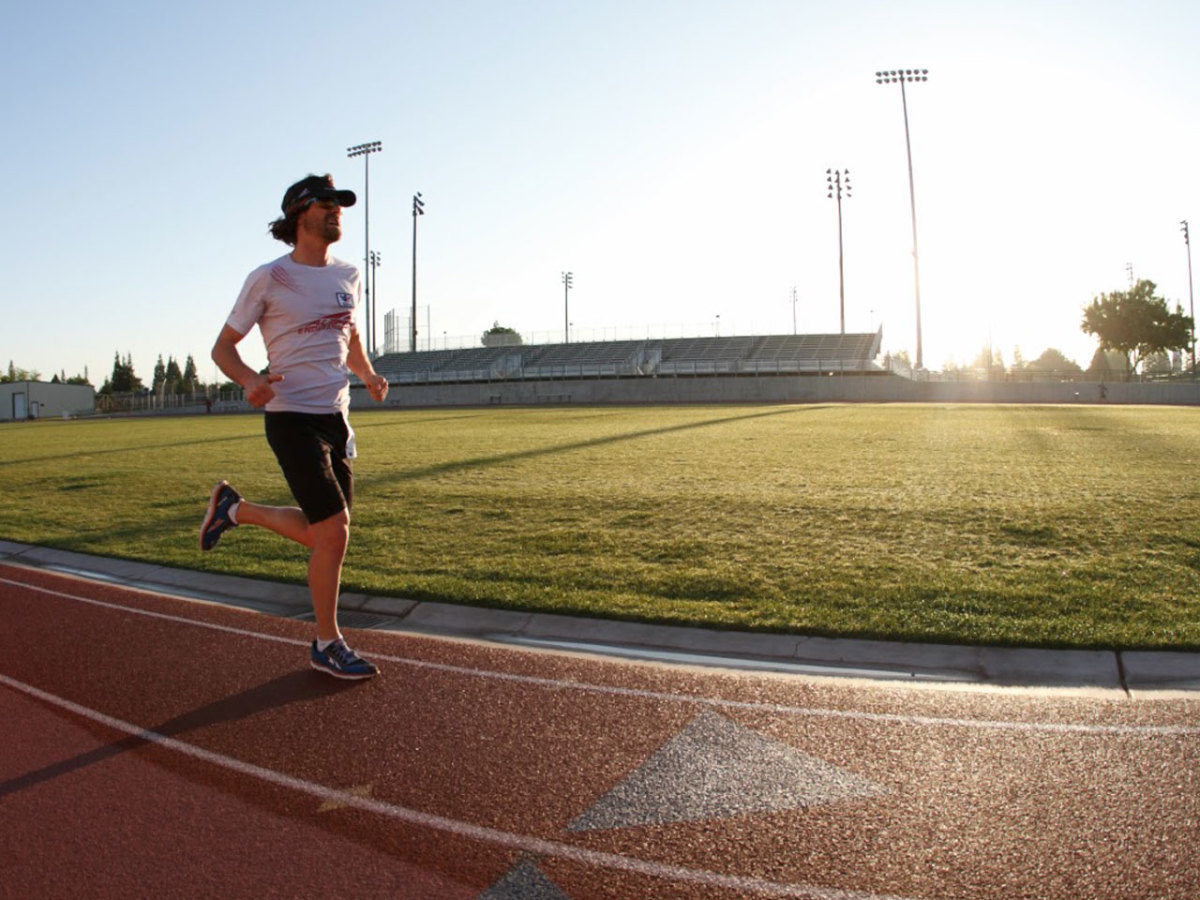 How Ultrarunner Zach Bitter Thrives on a Low-Carb Diet - Men's Journal