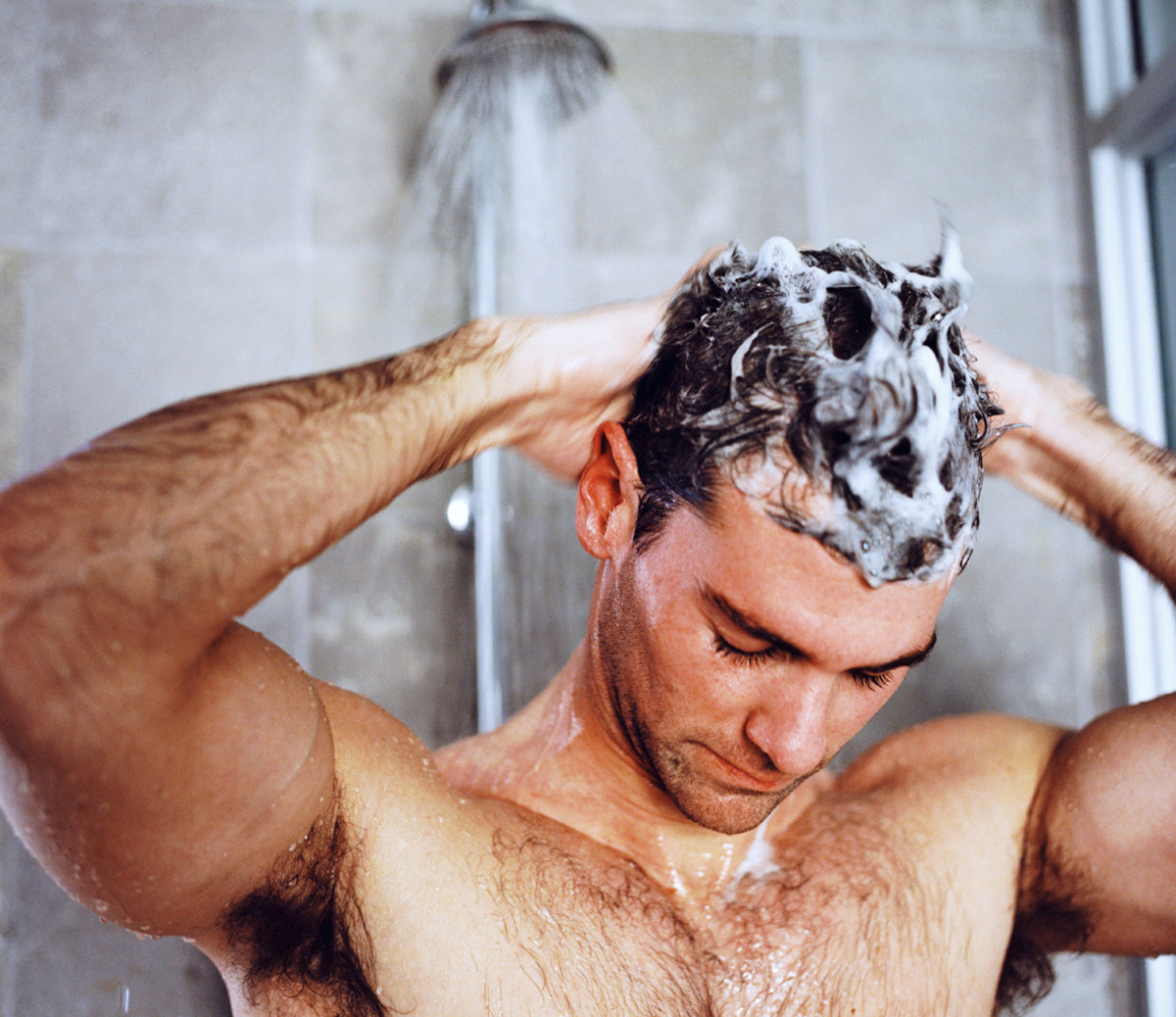 Best Shampoo for Dry Hair | Men's Journal