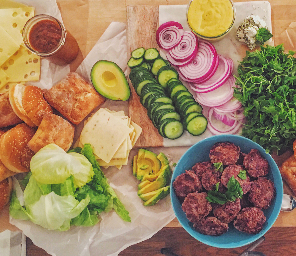 How to host a game day party at your place