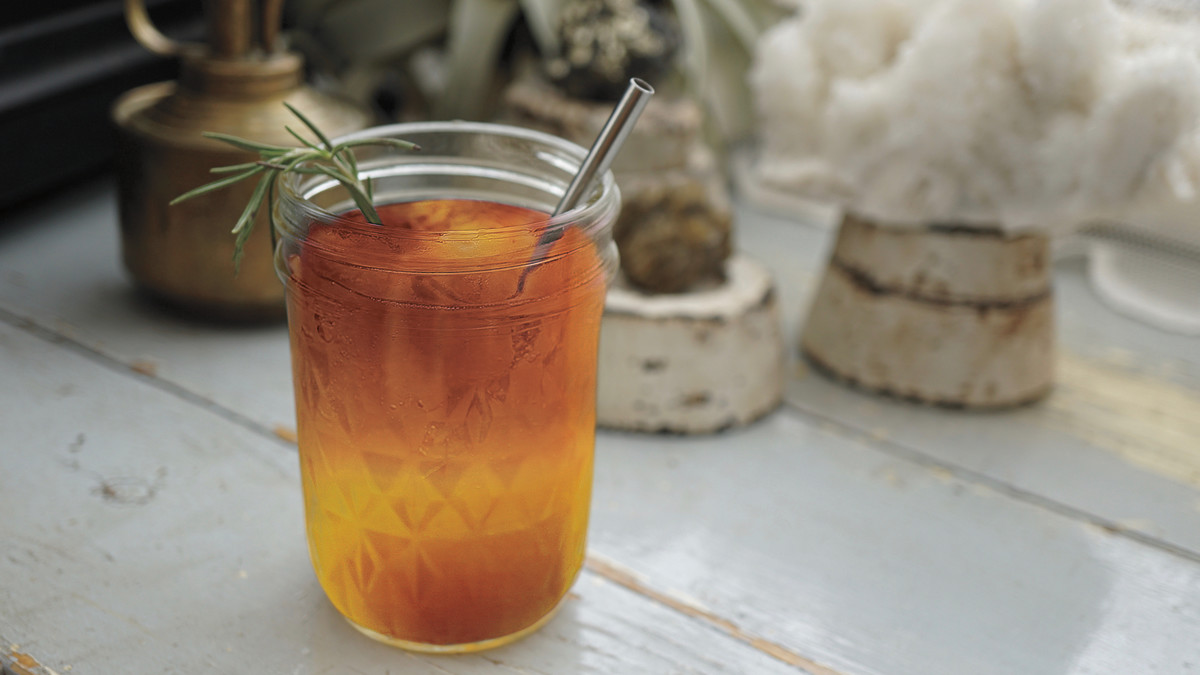 Cocktail Recipe: How to Make Switchel, the Ultimate Warm-weather Drink