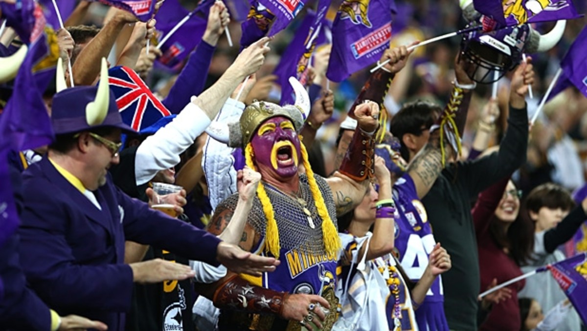 NFL Games in London Caught on Candid Camera: NFL in Season (Discovery ...