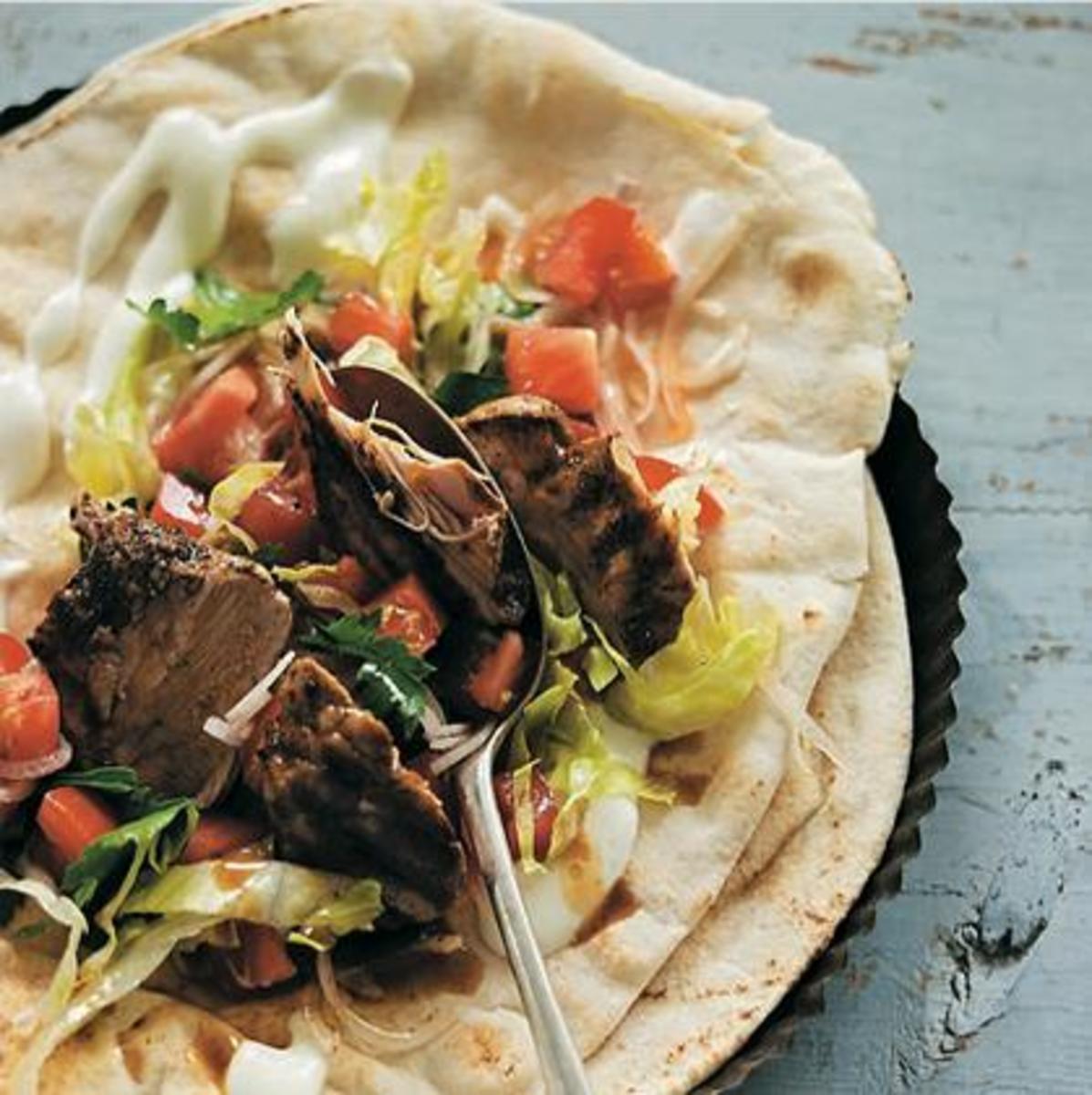 Chicken Shawarma With Yogurt & Garlic Sauce