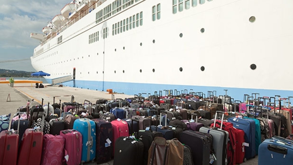 How to Pack a Suitcase: 8 Tips That'll Make You a Smarter Traveler