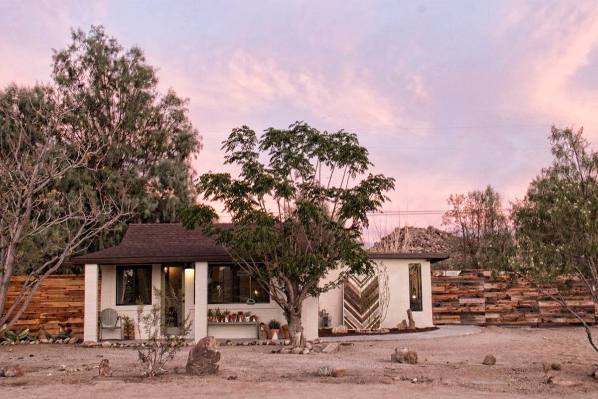 Checking In: Bohemian Desert Vibes Abound in this Joshua Tree 'Cabin'