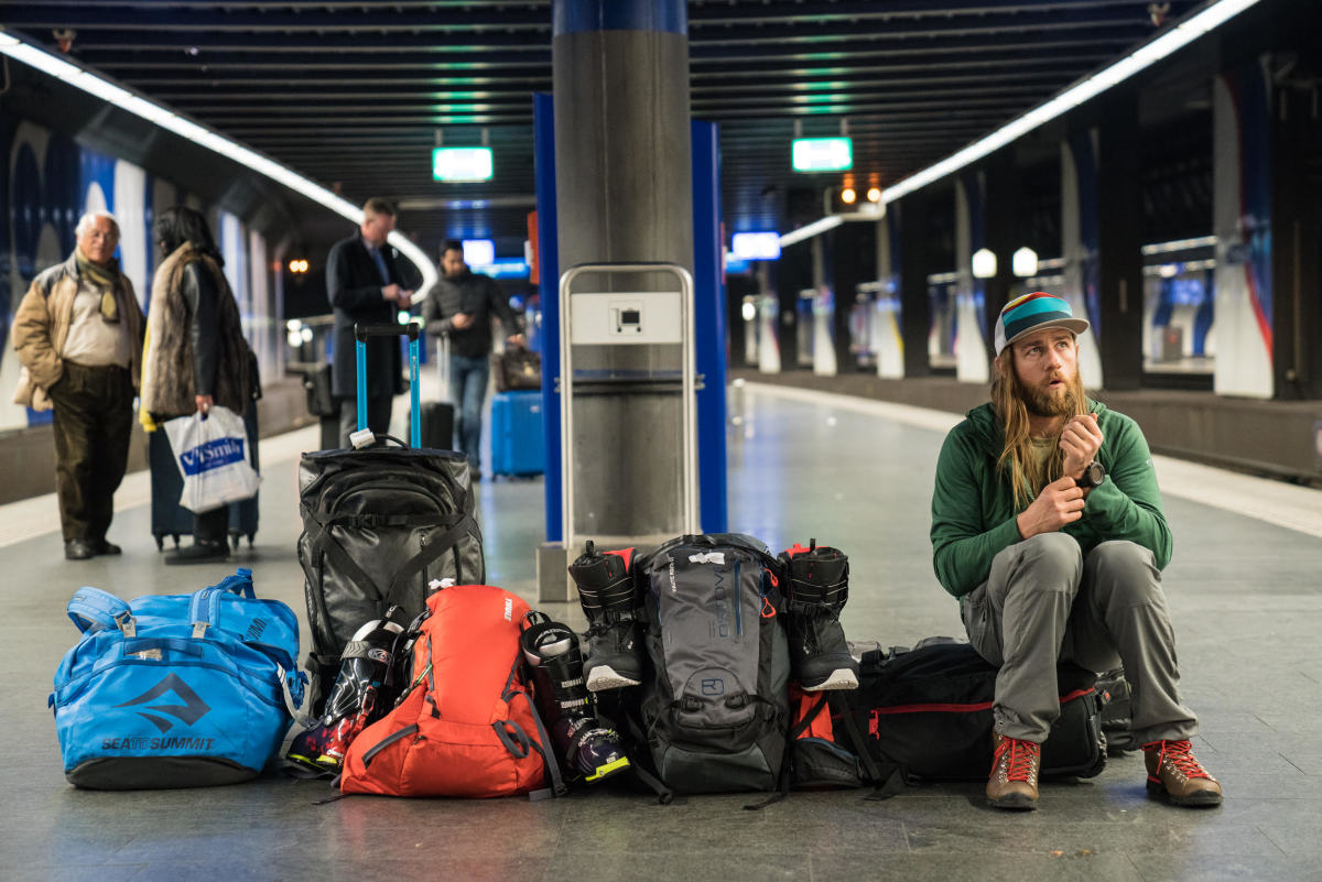 A Guide to Making New Friends While Skiing