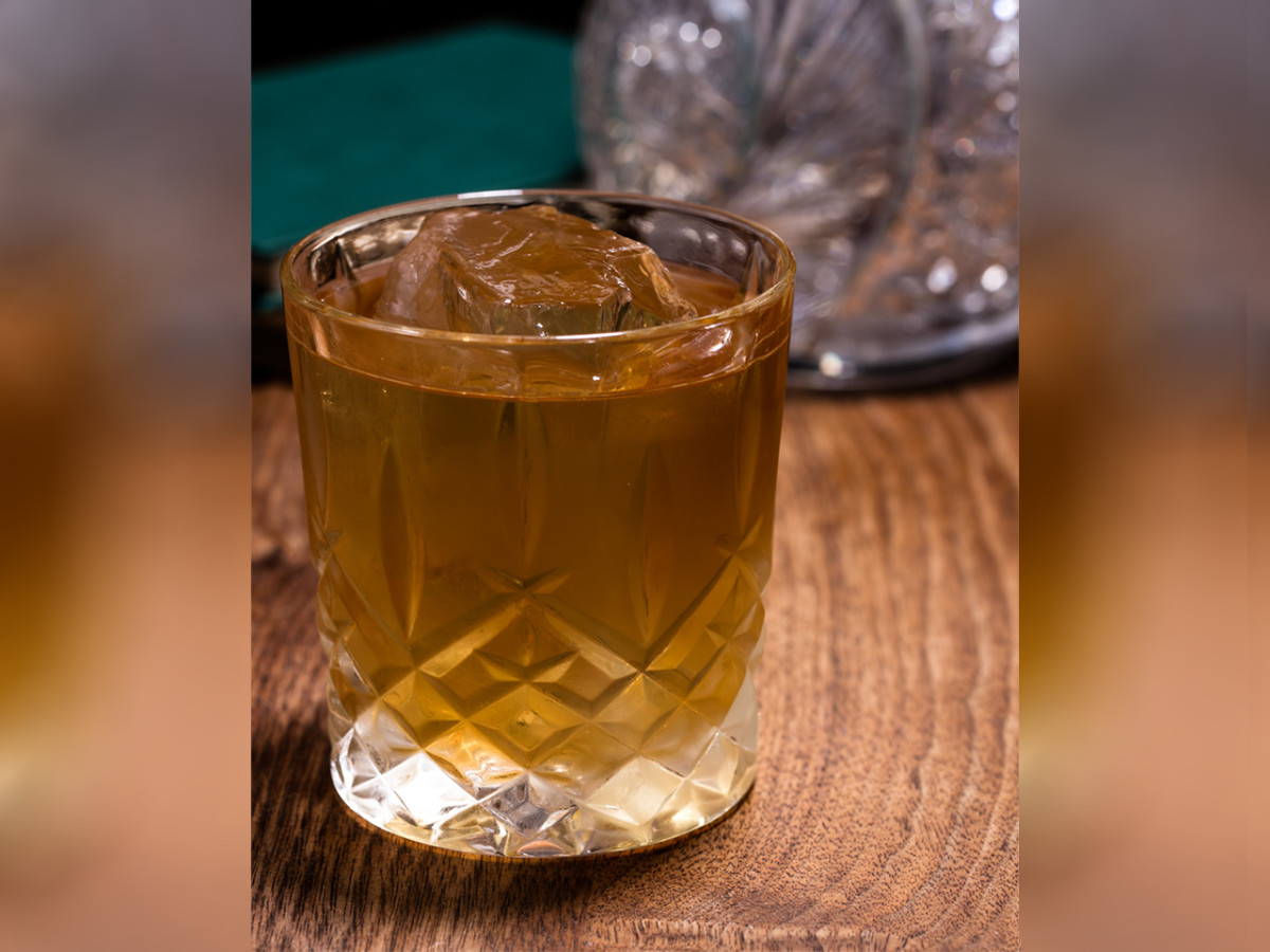 Quintessential Autumn Cocktails to Serve This Holiday Season