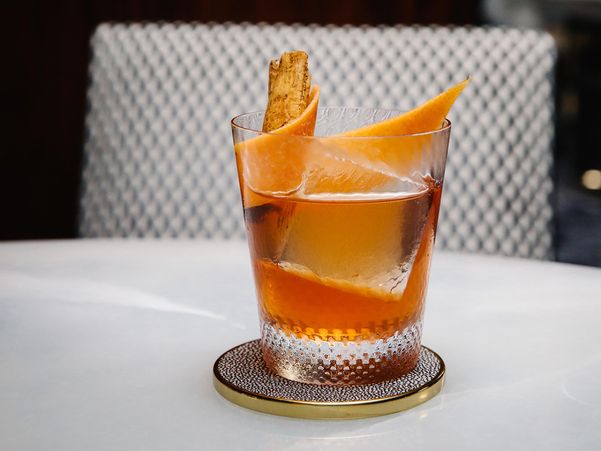 Quintessential Autumn Cocktails to Serve This Holiday Season