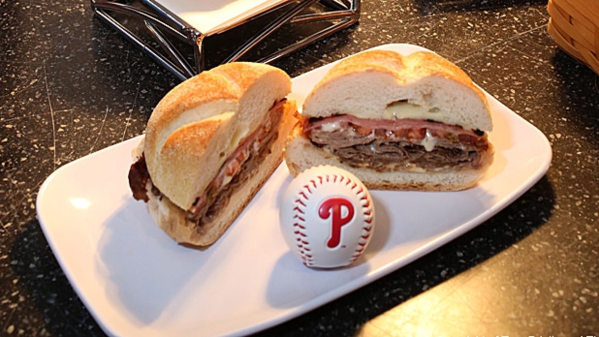Best Baseball Stadium Food in Every MLB Stadium (30)