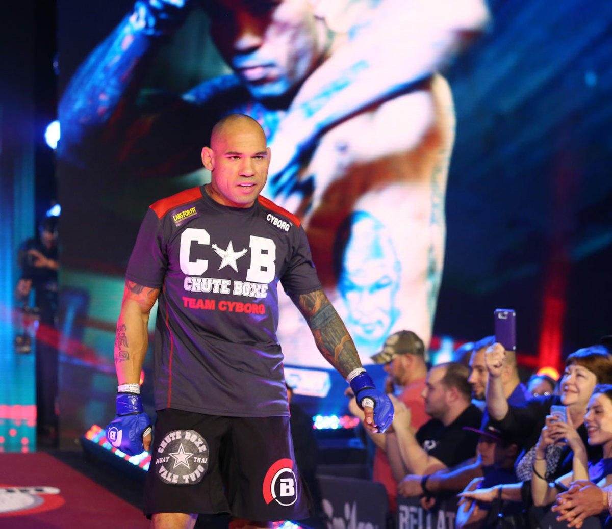 Evangelista Cyborg Santos Suffers Horrific Skull Fracture In Mma Bout
