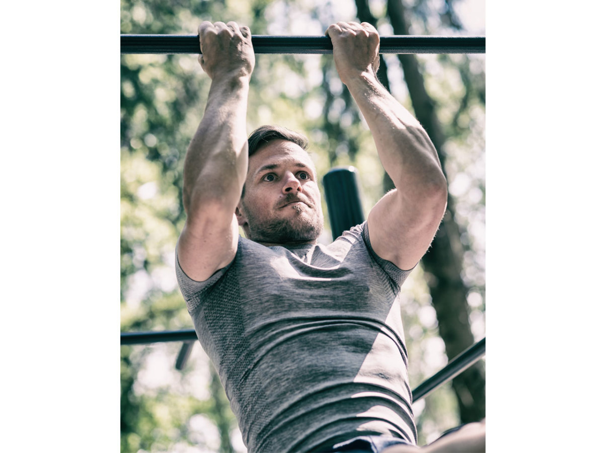 9 Best Bodyweight Moves to Develop Colossal Arms - Men's Journal