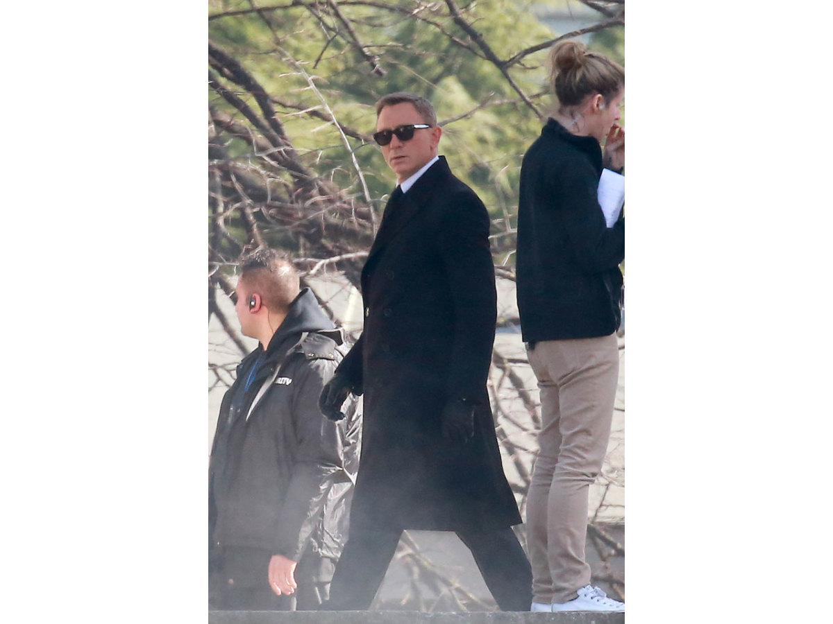 Daniel Craig as James Bond in Casino Royale, Quantum of Solace, Skyfall ...