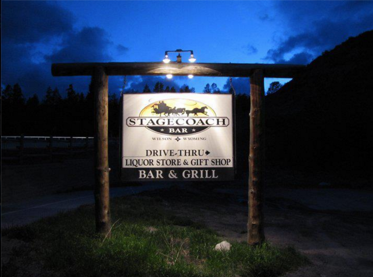 5 ski bars you have to go to before you die