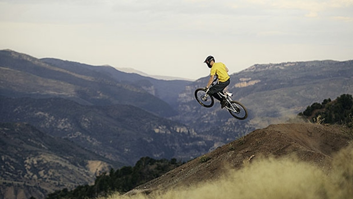 10 Pro Tips to Make You a Better Mountain Biker - Men's Journal