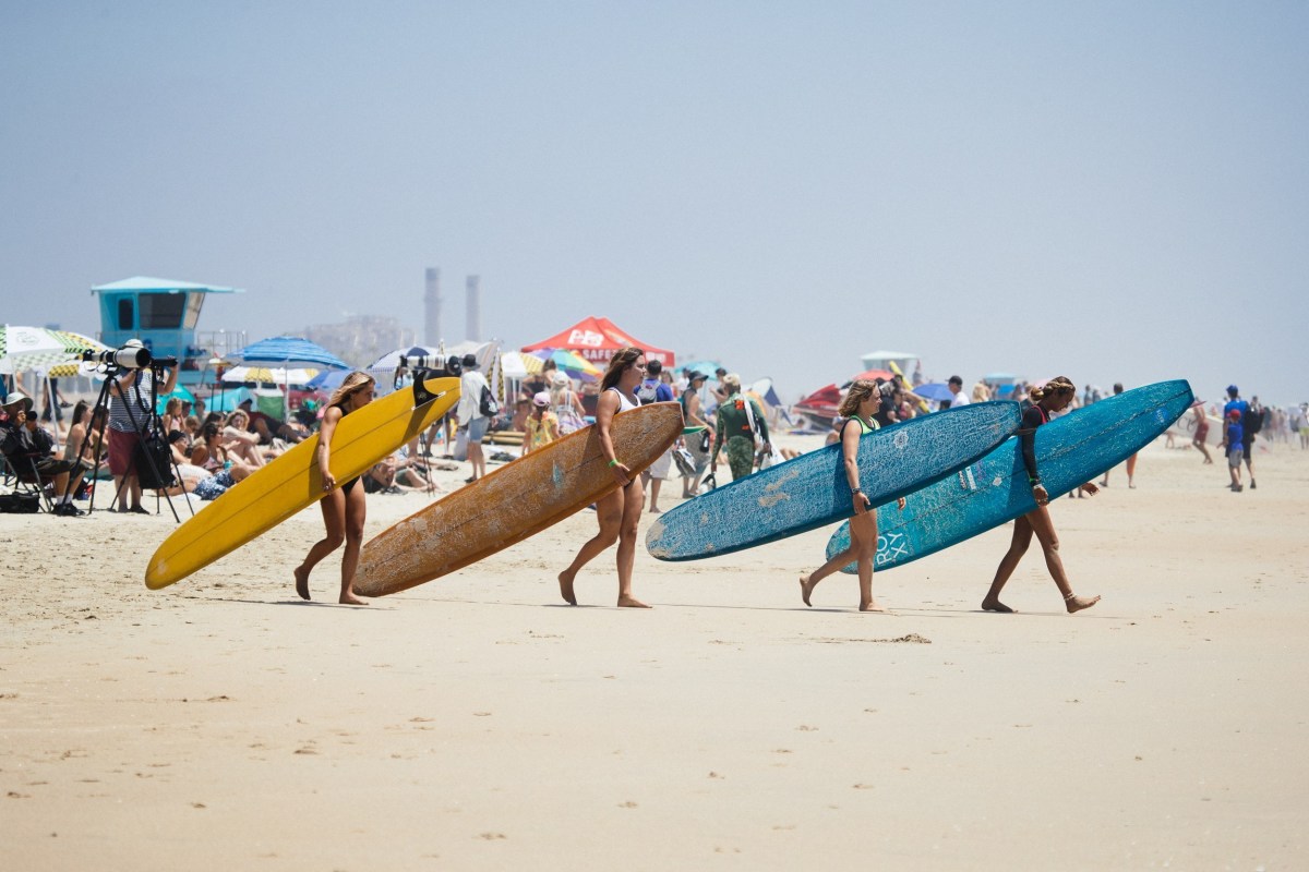 A Photo Gallery of Everything Awesome From the Vans US Open of Surfing