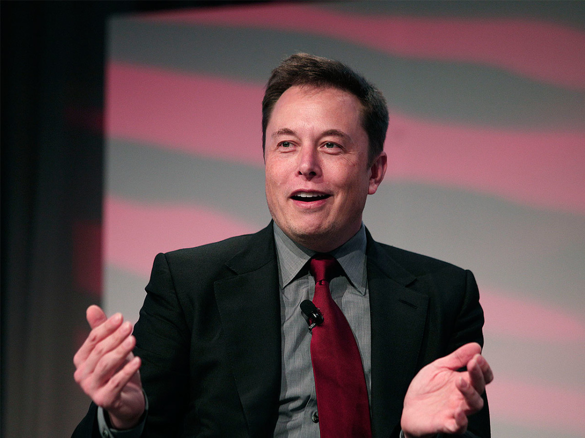 Elon Musk: The Self-made Billionaire Revolutionizing the Space and Auto ... Elon Musk: The Self-made Billionaire Revolutionizing the Space and Auto ...