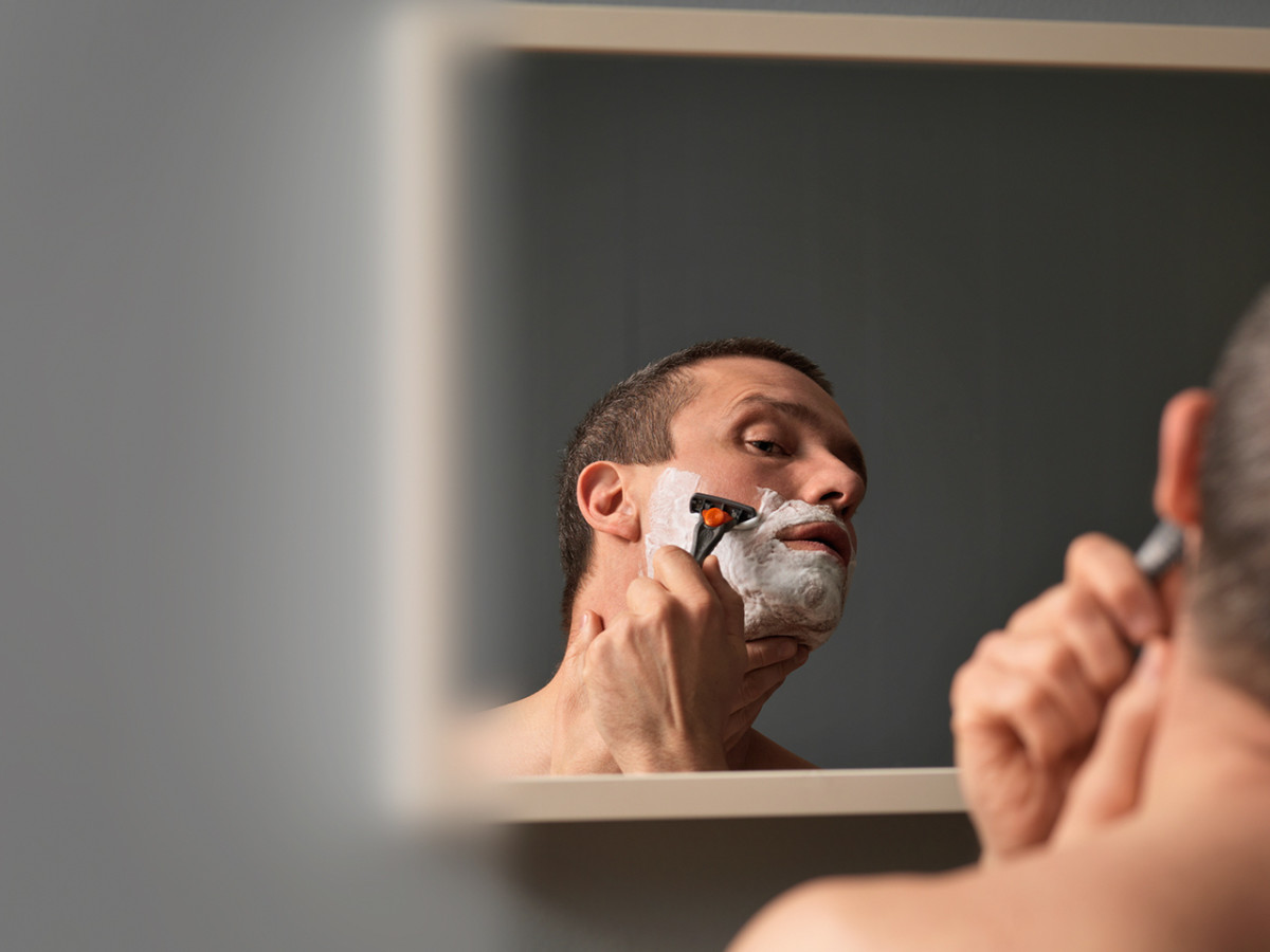 7 Gross Workout Habits That Wreck Your Skin - Men's Journal