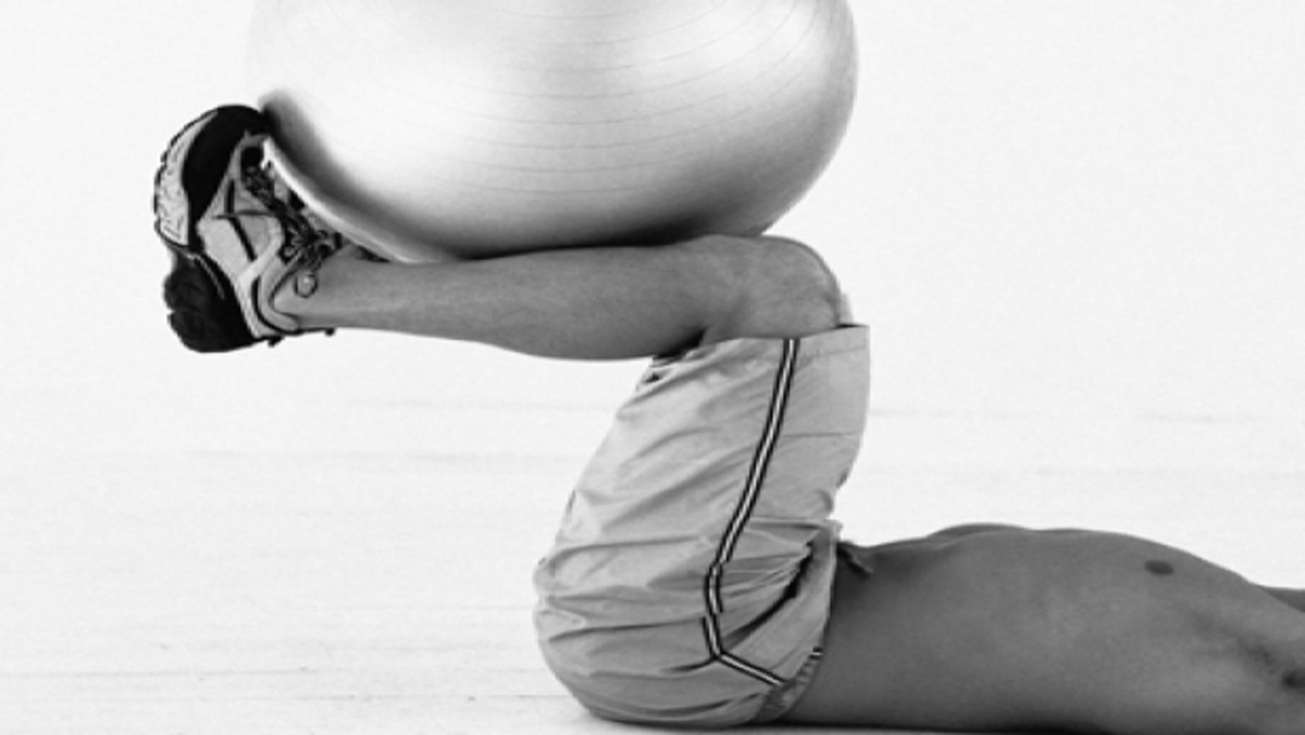 14 Moves That Are More Effective Than Situps - Men's Journal