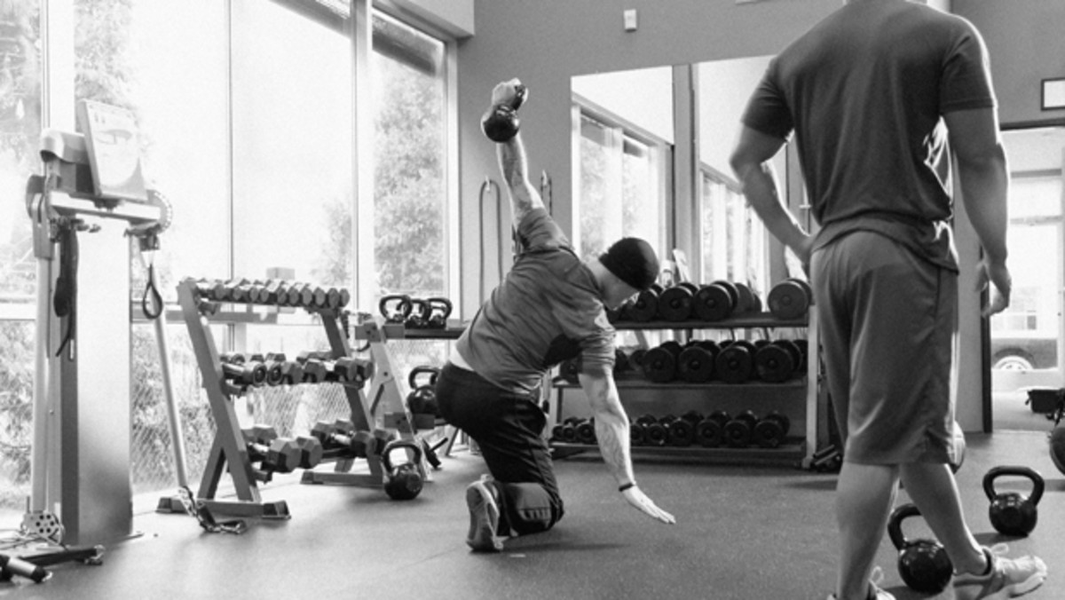 14 Moves That Are More Effective Than Situps