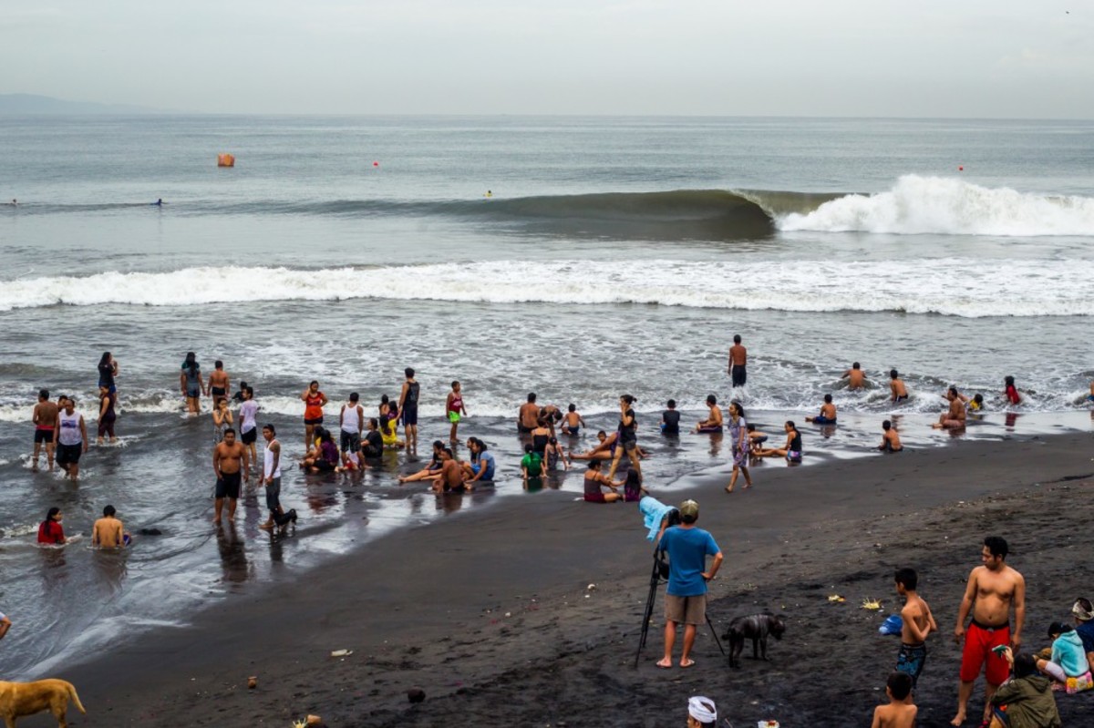 Surf slang: 10 terms for 'tube'
