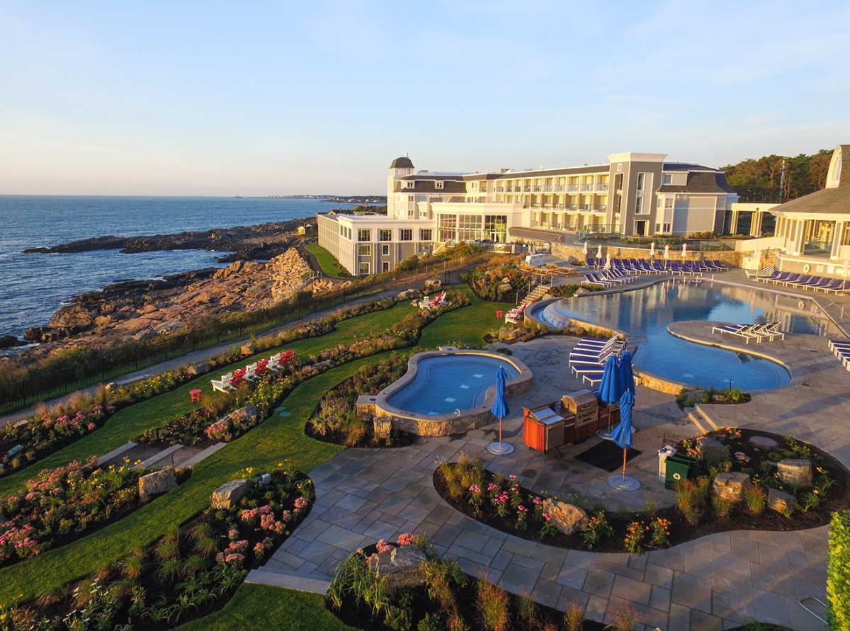 The 7 Most Stunning, Gravity-Defying Cliffside Hotels in the World: 2018