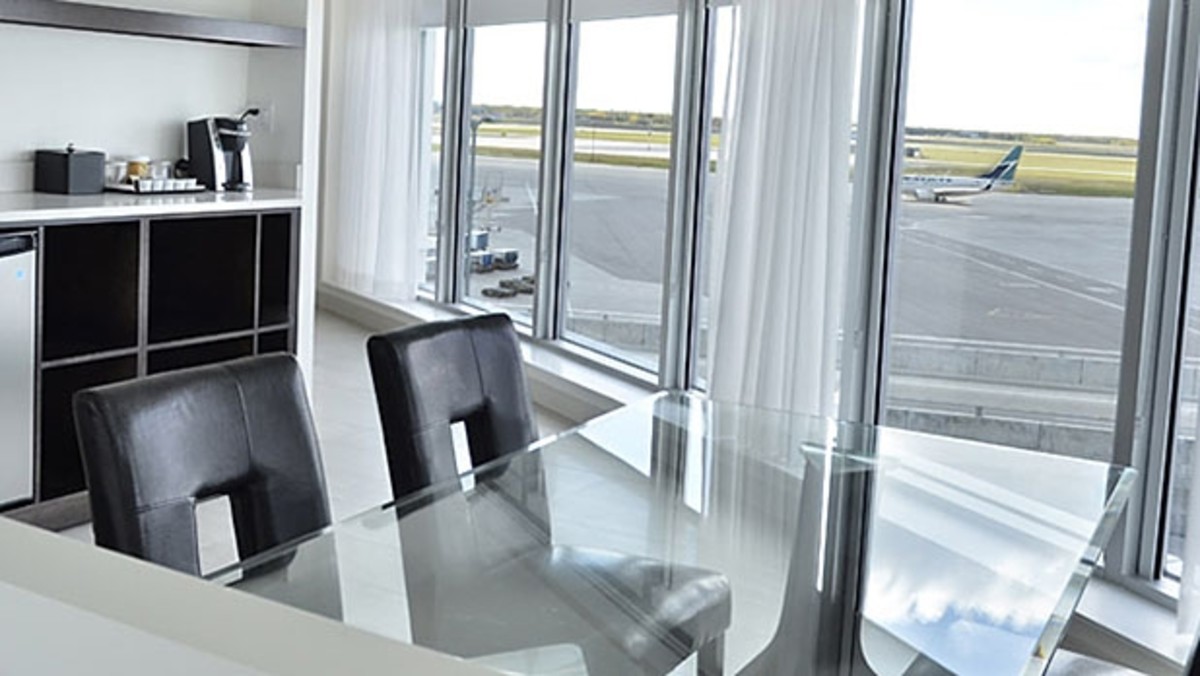 The 20 Best Airport Hotels in the World - Men's Journal